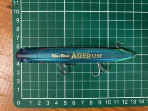 【ヒラスズキルアー（ミノー）おすすめ】ブルーブルー アイザー125F 徹底インプレ！[レビュー]｜釣りキチ隆の視点